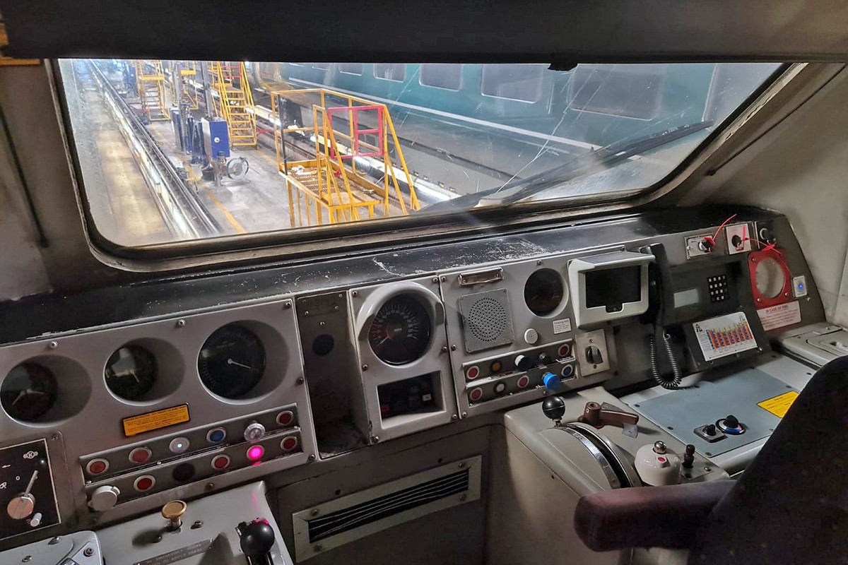 High speed diesel-electric locomotives for sale